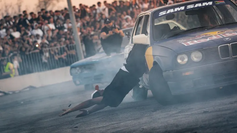 Дым, дрифт и адреналин: как прошло автошоу Lowkzmeet
